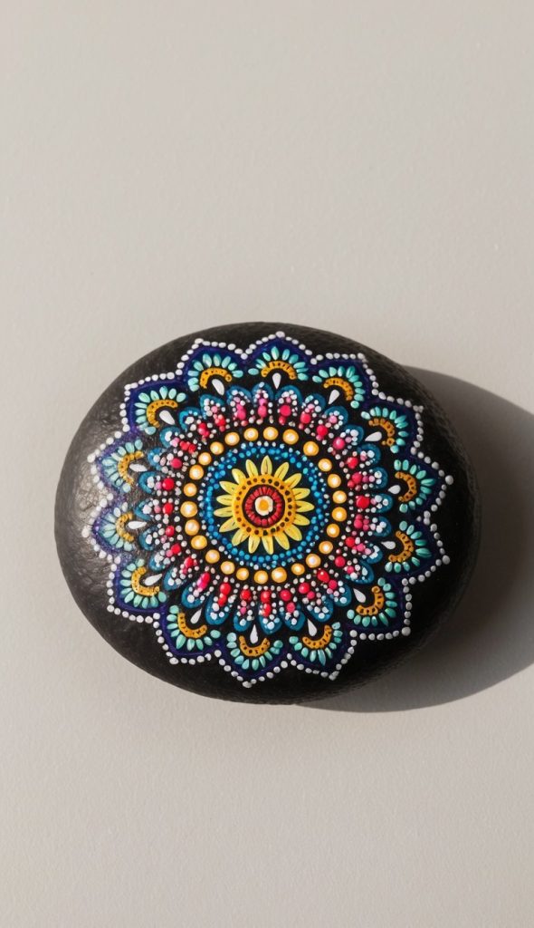 32 Dot Painted Rock Ideas: Unleash Your Creativity with Mesmerizing ...